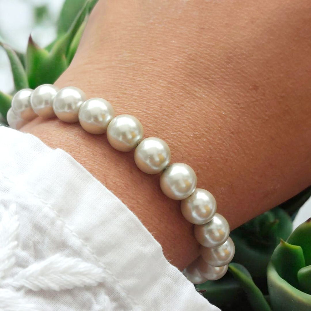 Luxe Ivory Pearl Bracelet – AashirsLifestyle